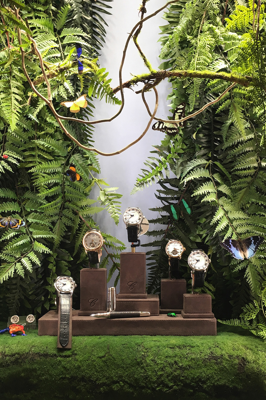 The best summer window displays: keys to impact with your storefront